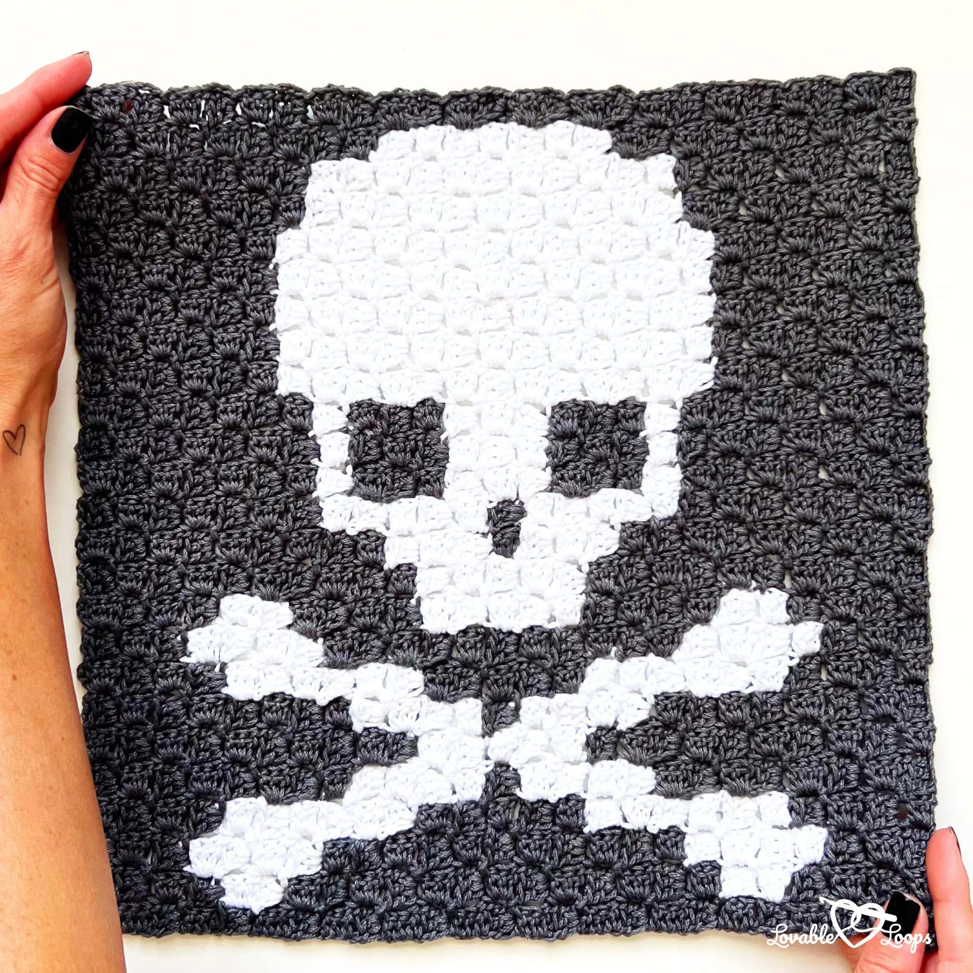 Spooky Skull Crochet Pattern C2C Square (Free & Easy)