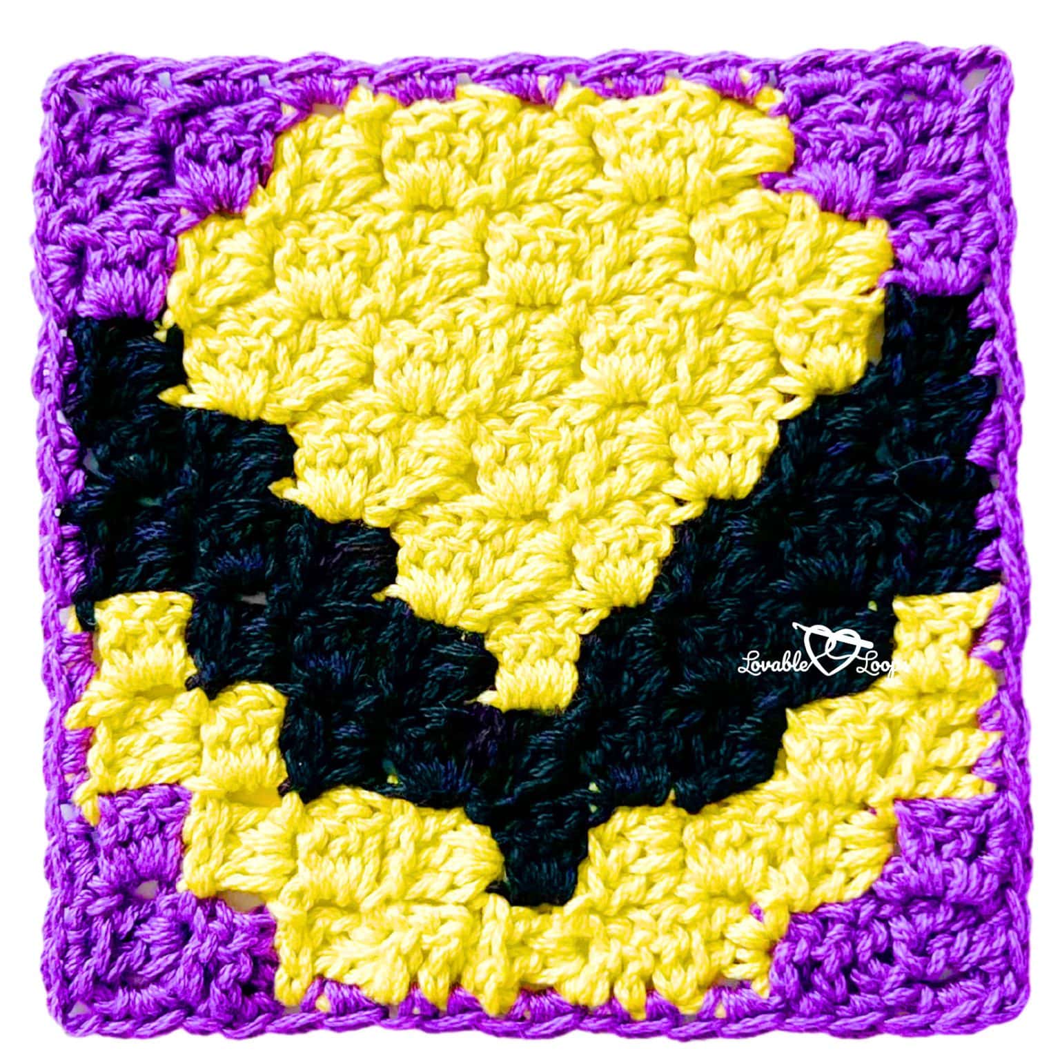 Spooky Bat & Moon Mini C2C Crochet Square Pattern (free & easy)